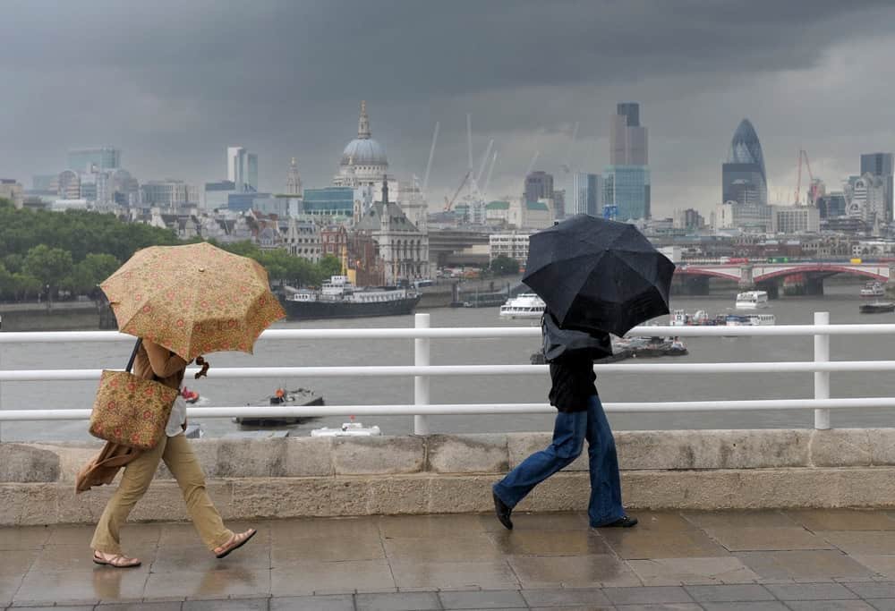 How to Spend a Rainy Day in London: Museums, Cafes, and More - Crown ...